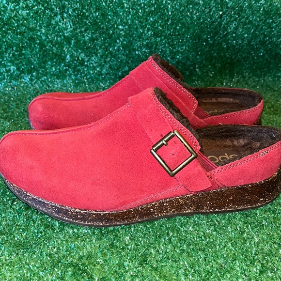 Sporto | Shoes | Sporto Red Suede Leather With Faux Fur Clogs | Poshmark
